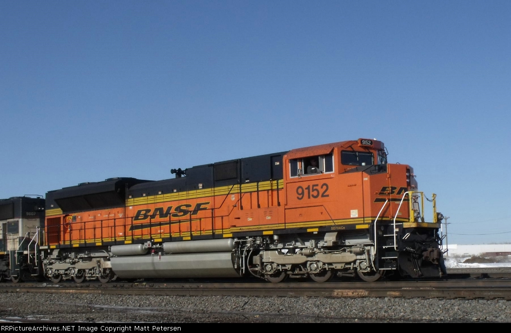 BNSF 9152